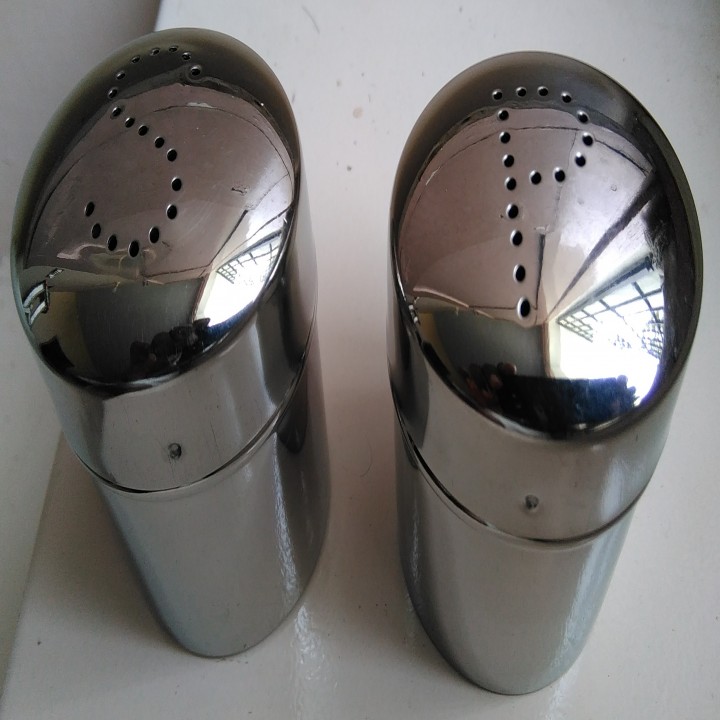 Buy Salt / Pepper Dispenser SS Set Online @ ₹99 from ShopClues