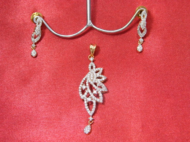 Buy Amazing flower pattern gold and american diamond Pendle set Online ...